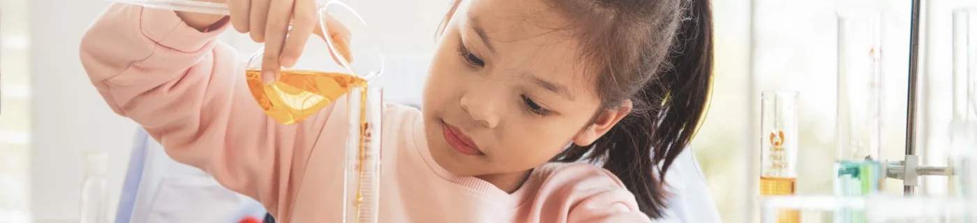 8 Ide Eksperimen Sains Sederhana untuk Anak Prasekolah